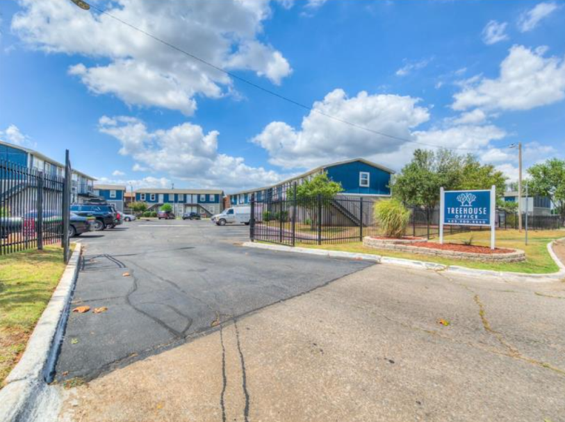 Treehouse Apartments Photo Gallery